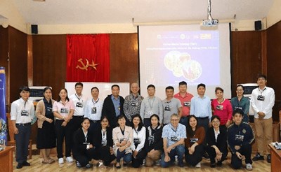 Experts from Wagenigen University in the Netherlands support VNUA to ...